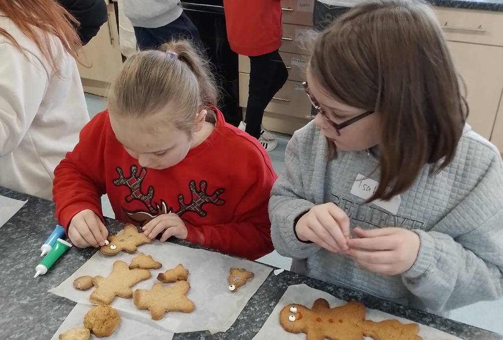 Christmas HAF 2022 - Turning Heads