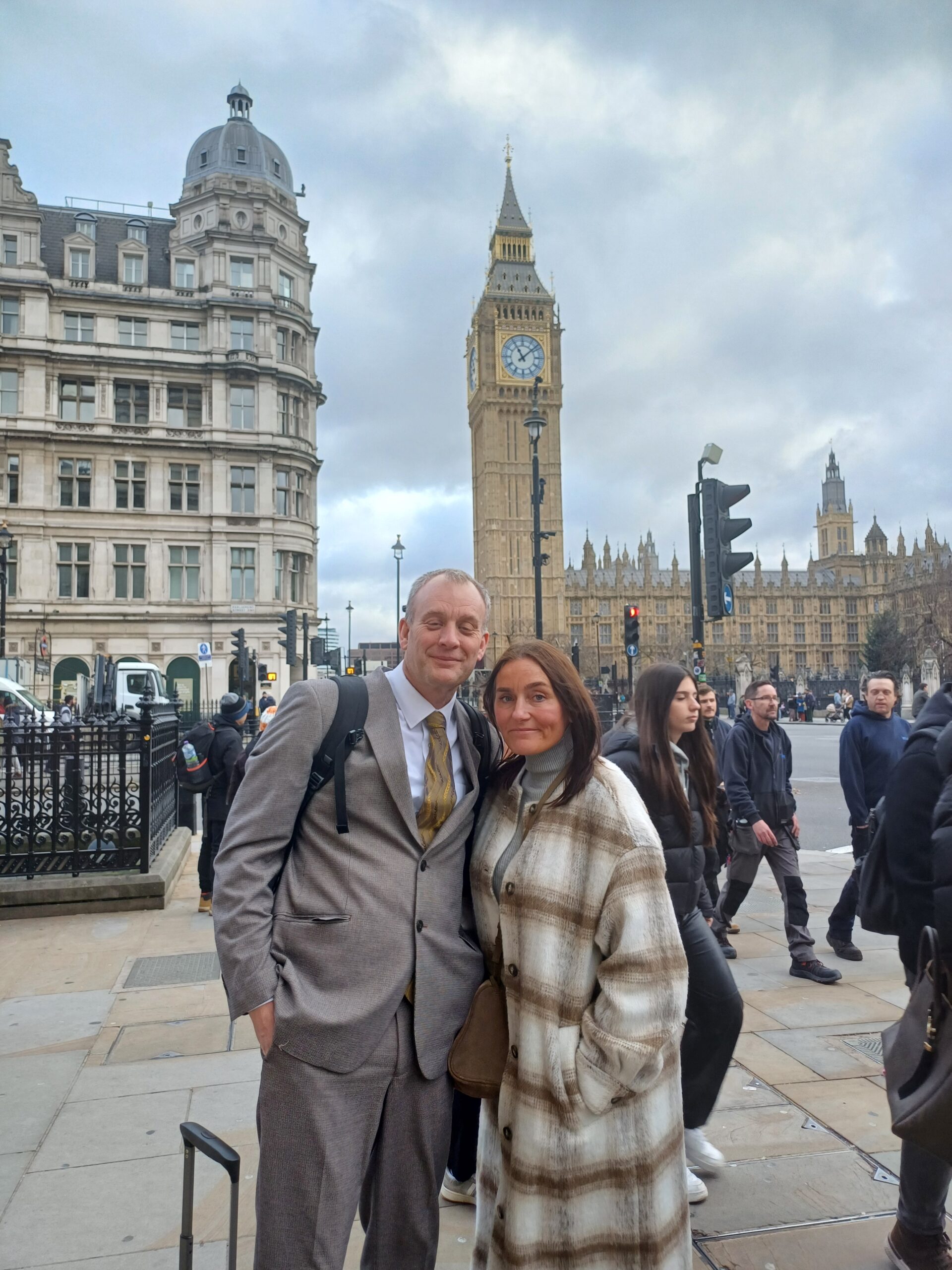 Welcome to Turning Heads CIC - Turning Heads